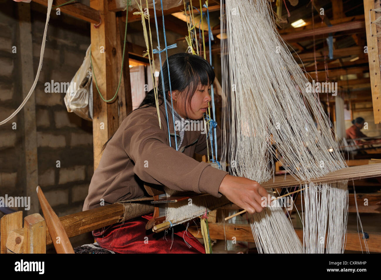 Hand loom weaver hi-res stock photography and images - Alamy