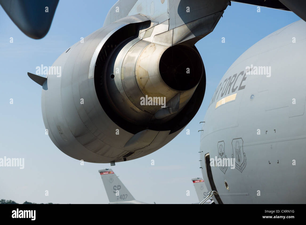 Engines boeing c 17 globemaster hi-res stock photography and images - Alamy