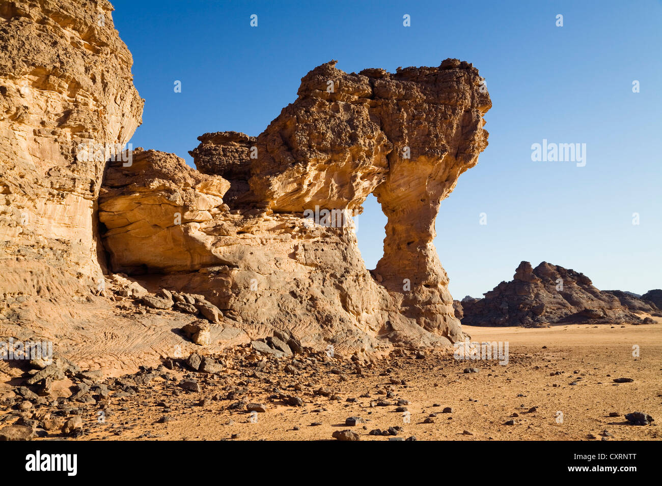 Arch in the tadrart region hi-res stock photography and images - Alamy