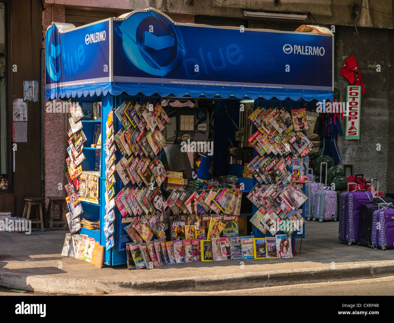 Magazine stand hi-res stock photography and images - Alamy