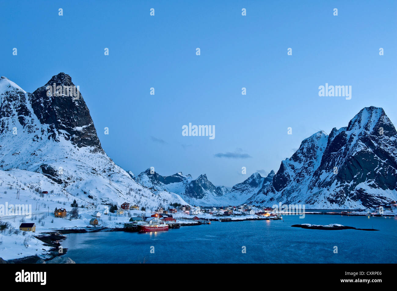 Moskenesoya High Resolution Stock Photography and Images - Alamy