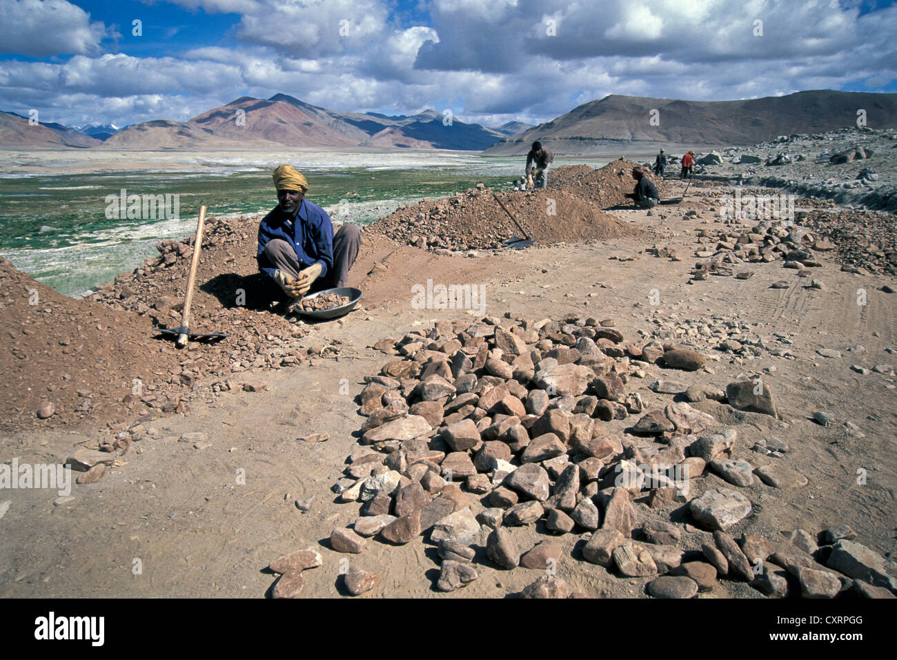 North indian workers hi-res stock photography and images - Alamy