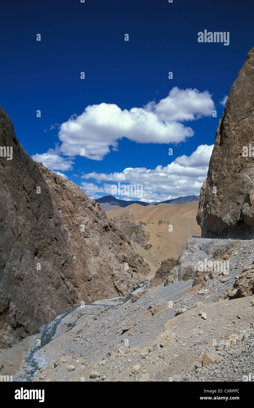 High altitude desert, Manali Leh Highway, near Pang, Ladakh, Jammu and ...