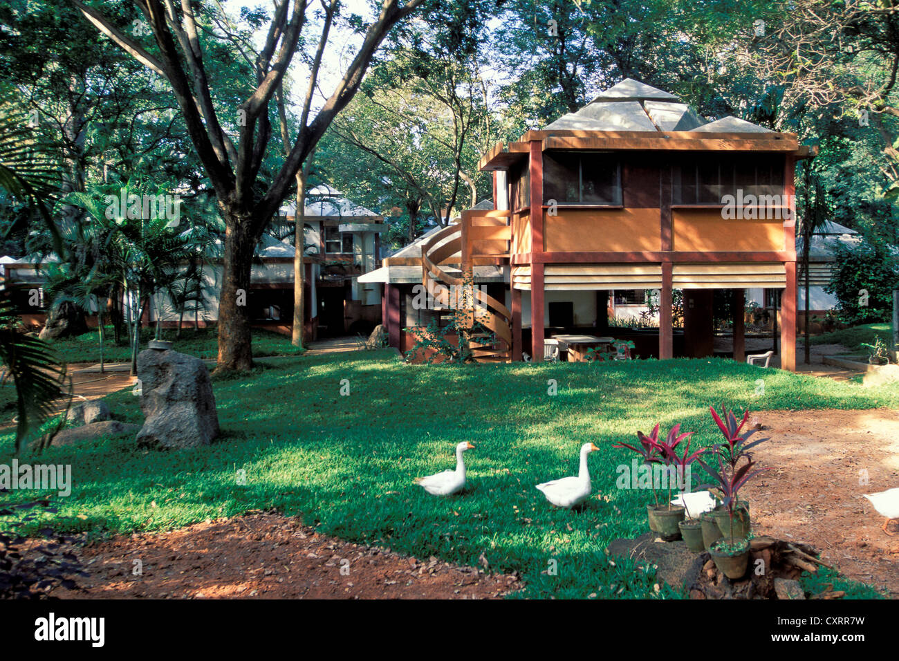 Alternative architecture, house and garden, Auroville, experimental ...