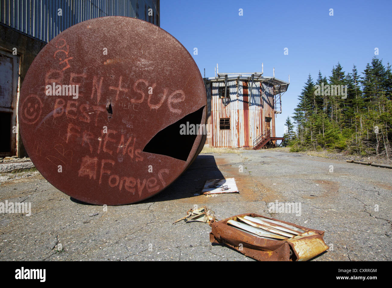 General surveillance radar station hi-res stock photography and images ...