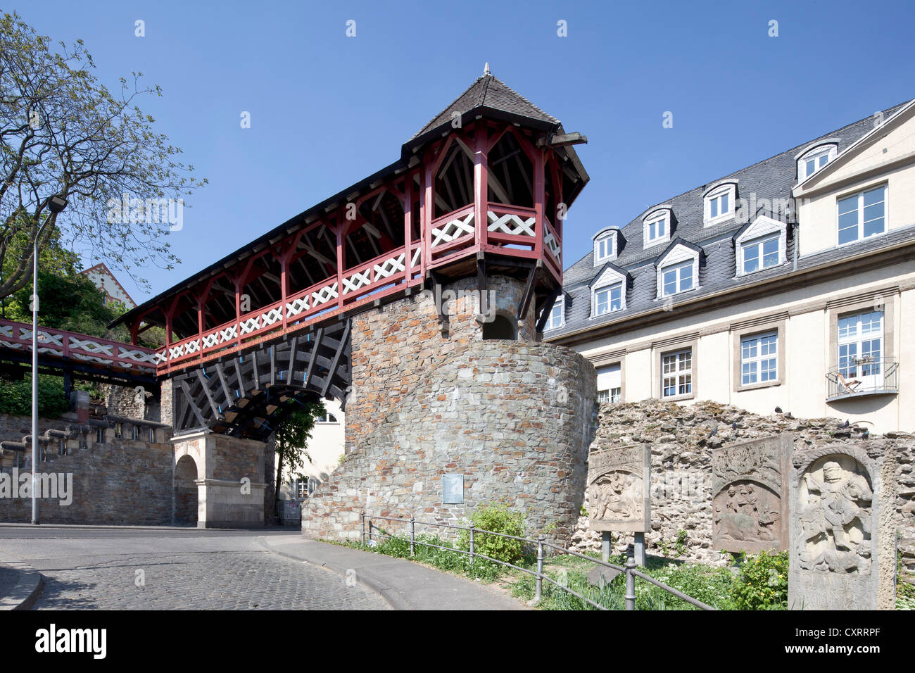 Roman gate hi-res stock photography and images - Alamy