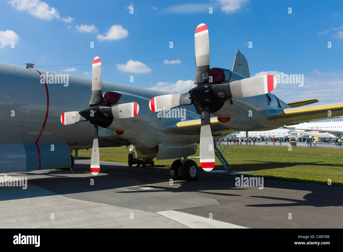 Airplane engine Lockheed P-3 Orion Stock Photo - Alamy