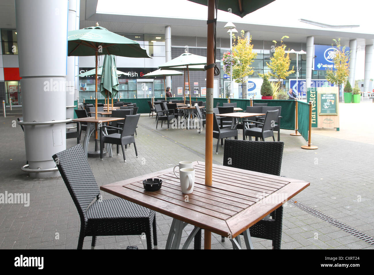 Smokers table hi-res stock photography and images - Alamy