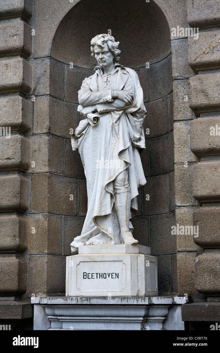 Costa rica statue hi-res stock photography and images - Alamy