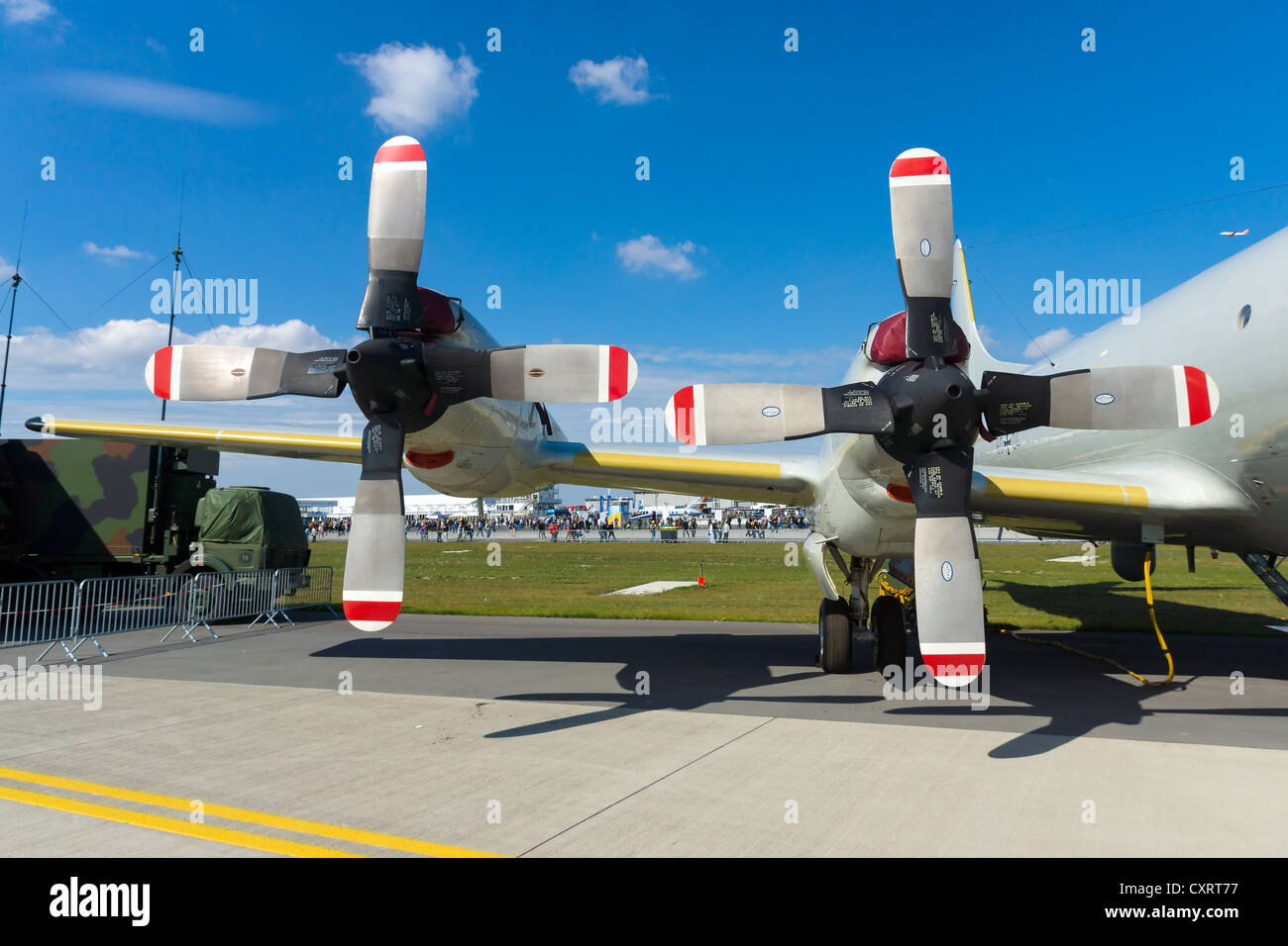 Airplane engine Lockheed P-3 Orion Stock Photo - Alamy