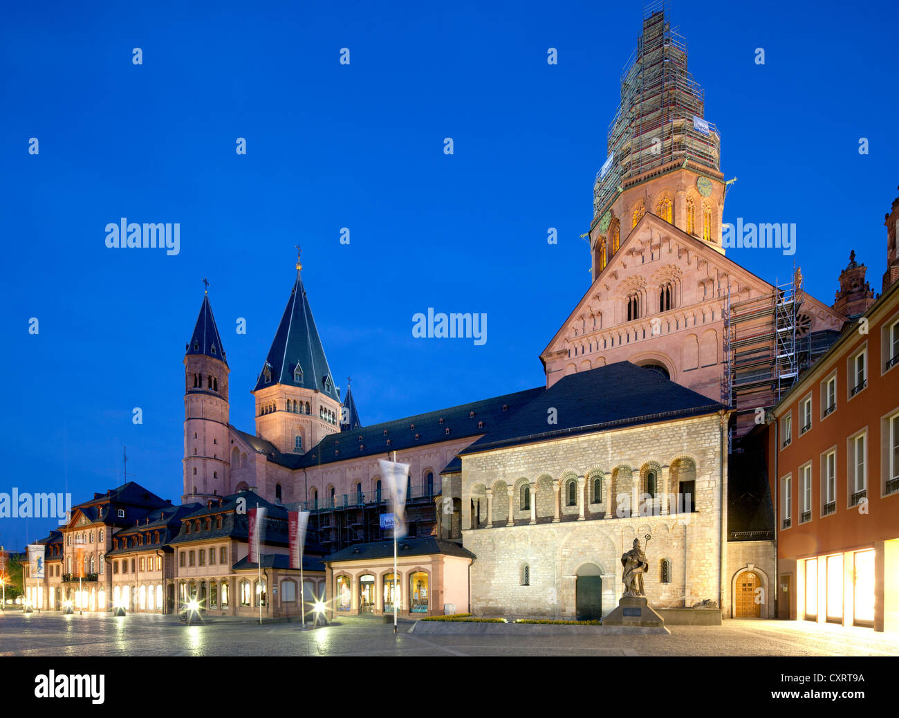 Cathedral illuminations hi-res stock photography and images - Alamy