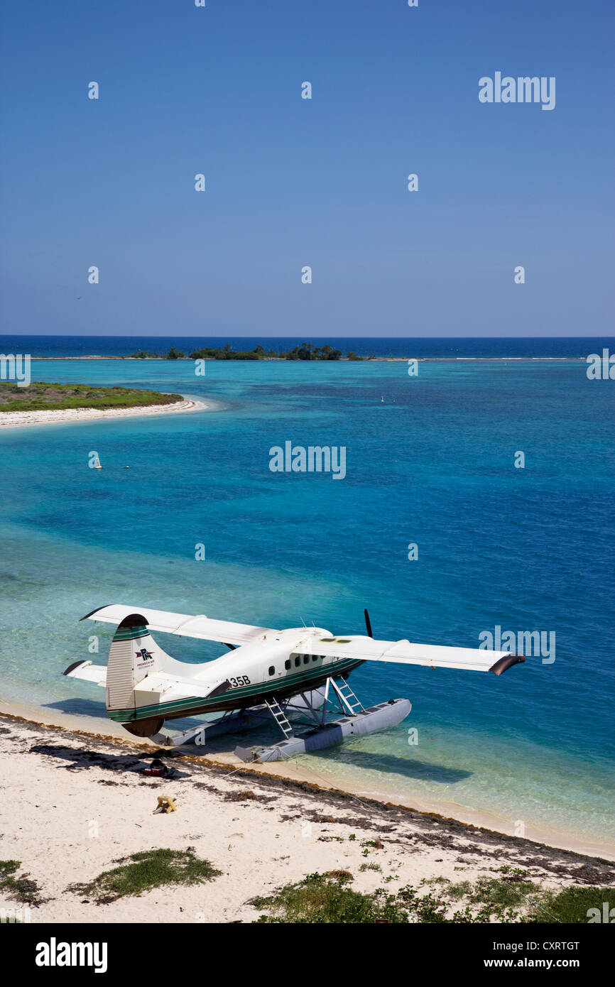 Dhc 3 otter floatplane hi-res stock photography and images - Alamy