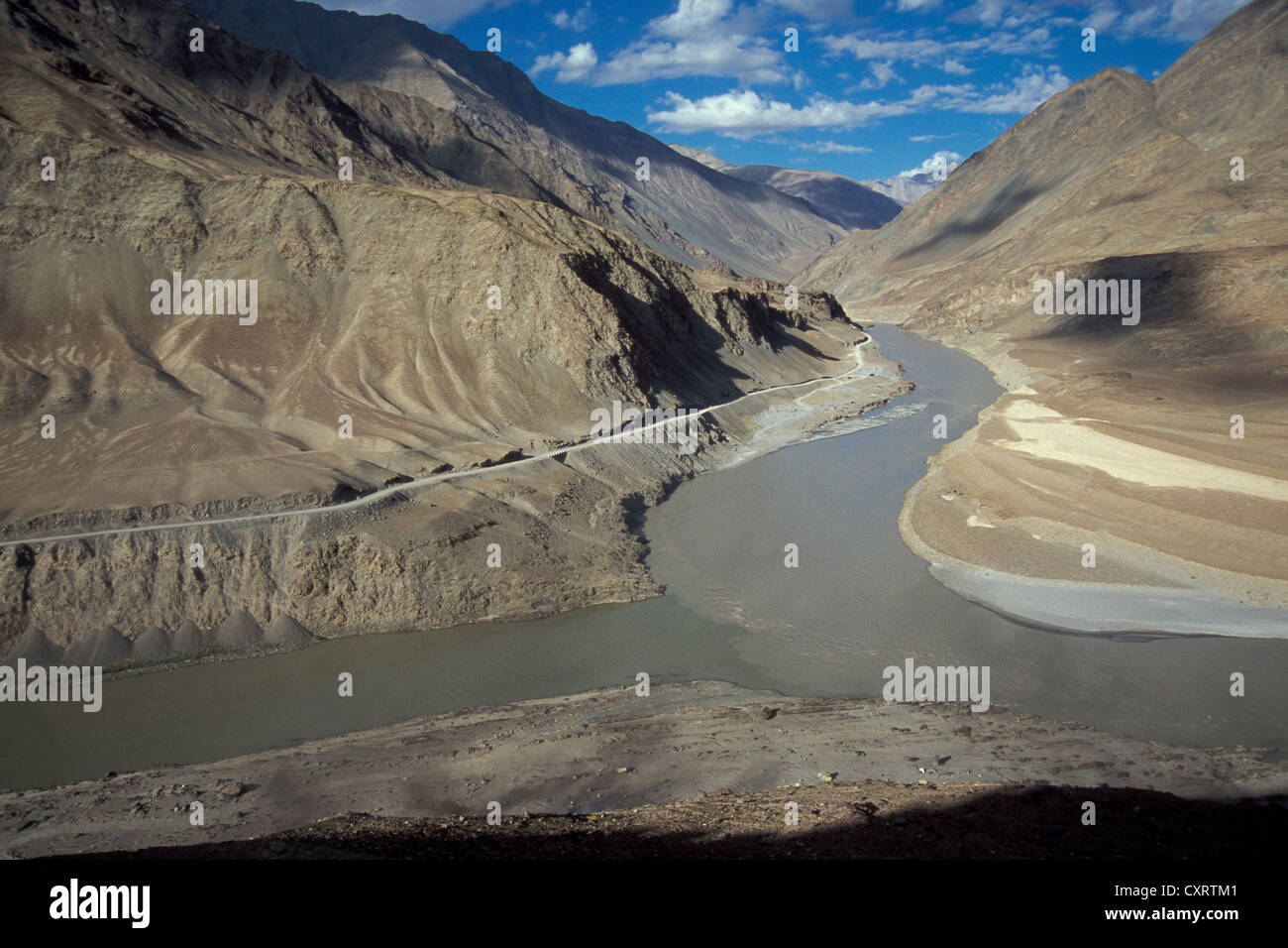 Confluence of the Zanskar river into the Indus river, near Nimmu ...