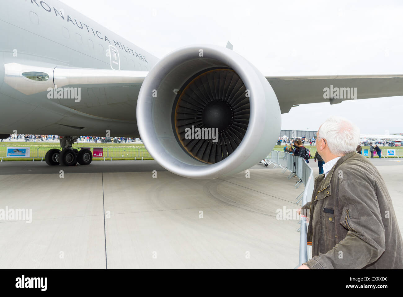 Aircraft Engines Boeing KC 767A Stock Photo - Alamy