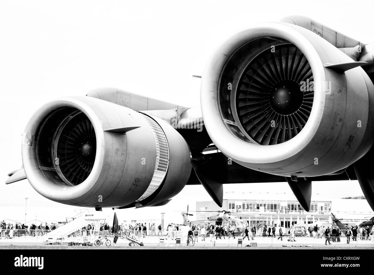 Engines Boeing C-17 Globemaster (black and white Stock Photo - Alamy