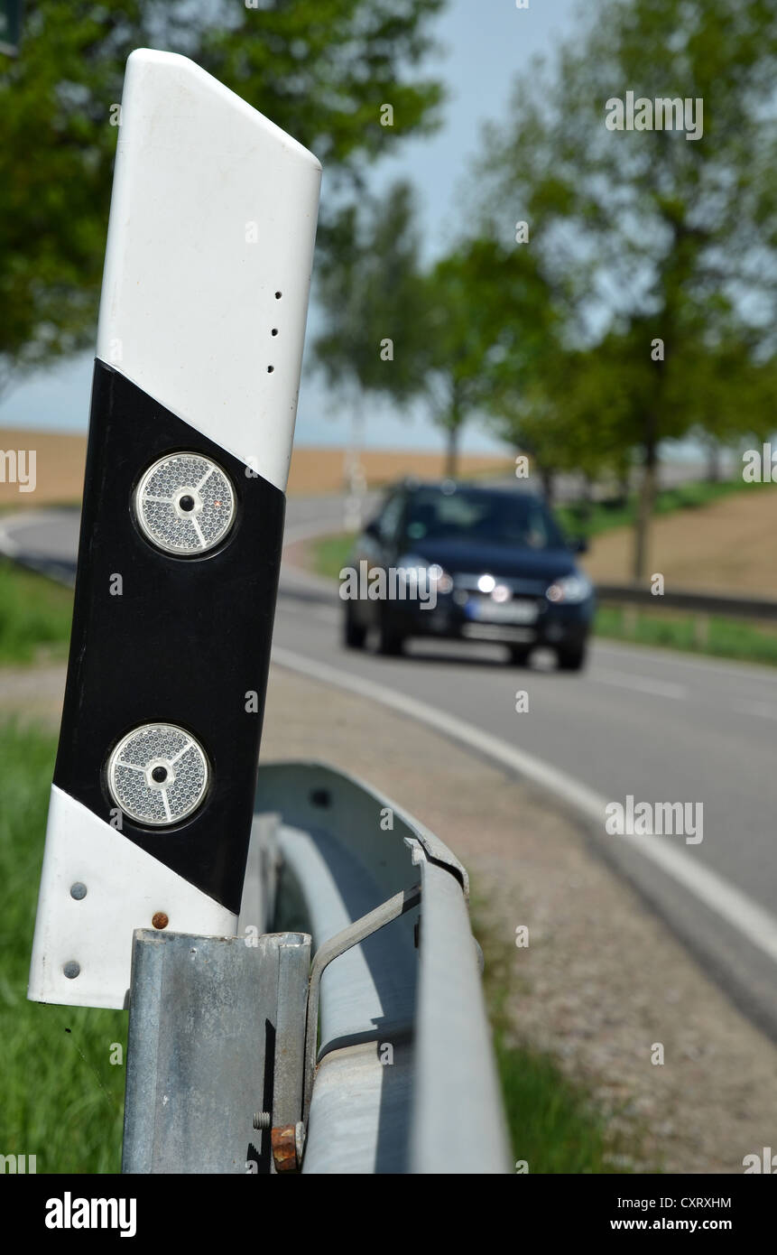 Traffic delineator posts hi-res stock photography and images - Alamy