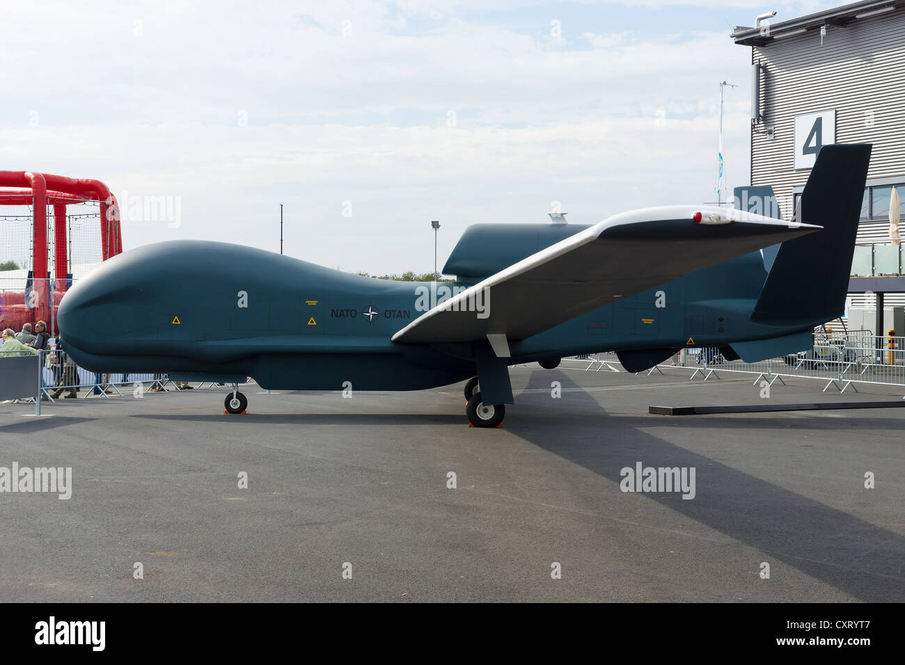 Rq global hawk surveillance hi-res stock photography and images - Alamy