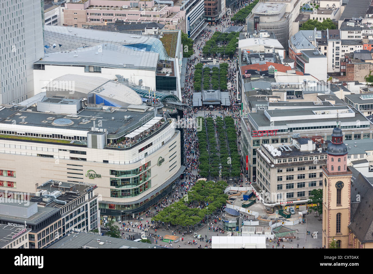Busy Zeil, main shopping street, Frankfurt am Main, Hesse, Germany ...