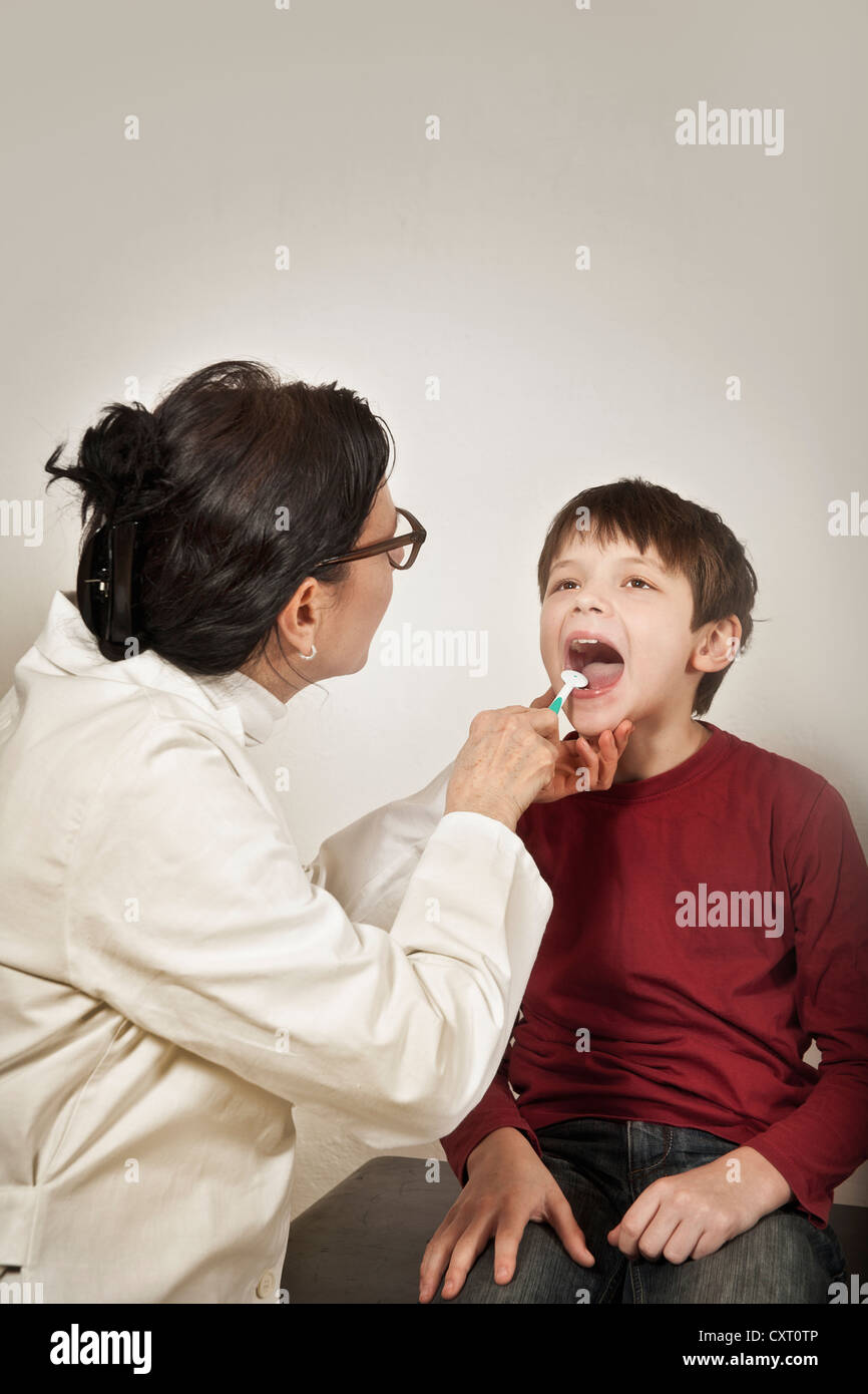 Throat examination hi-res stock photography and images - Alamy