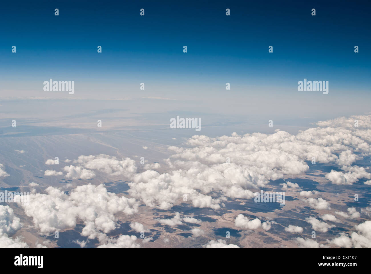 China xinjiang tianshan mountains hi-res stock photography and images ...