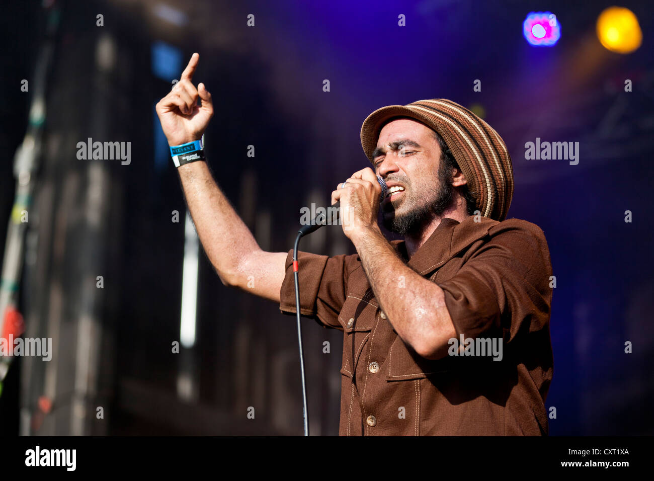The German reggae singer Sebastian Sturm & Exile Airline, playing live ...