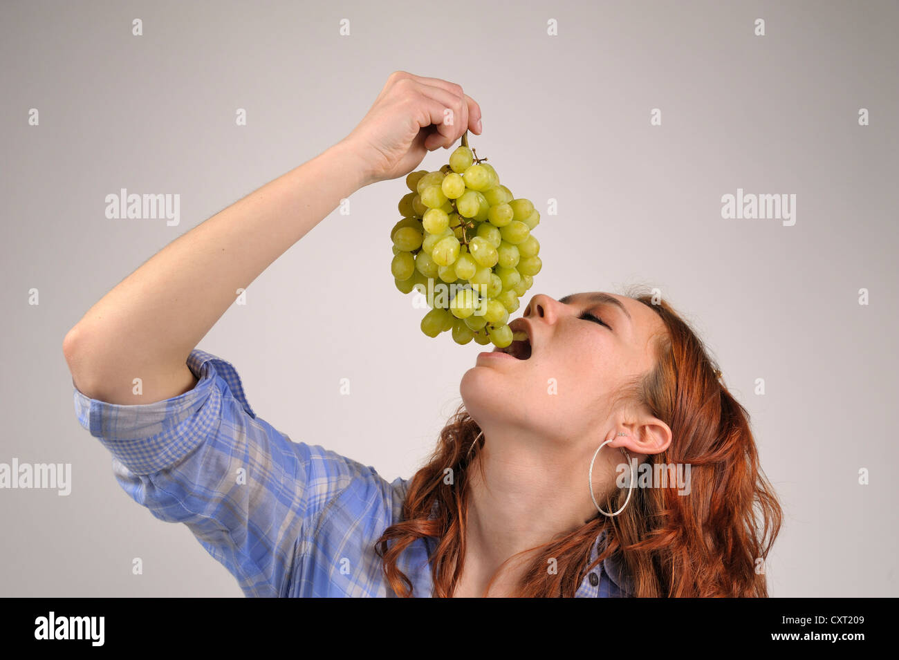 Green skinned grape hi-res stock photography and images - Alamy