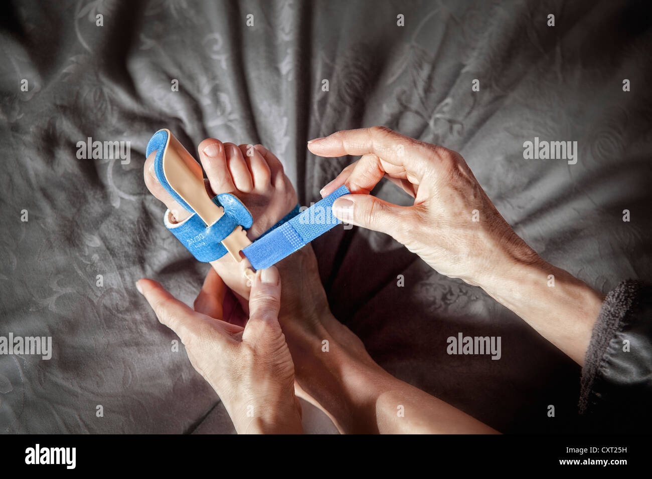 Hallux hi-res stock photography and images - Alamy