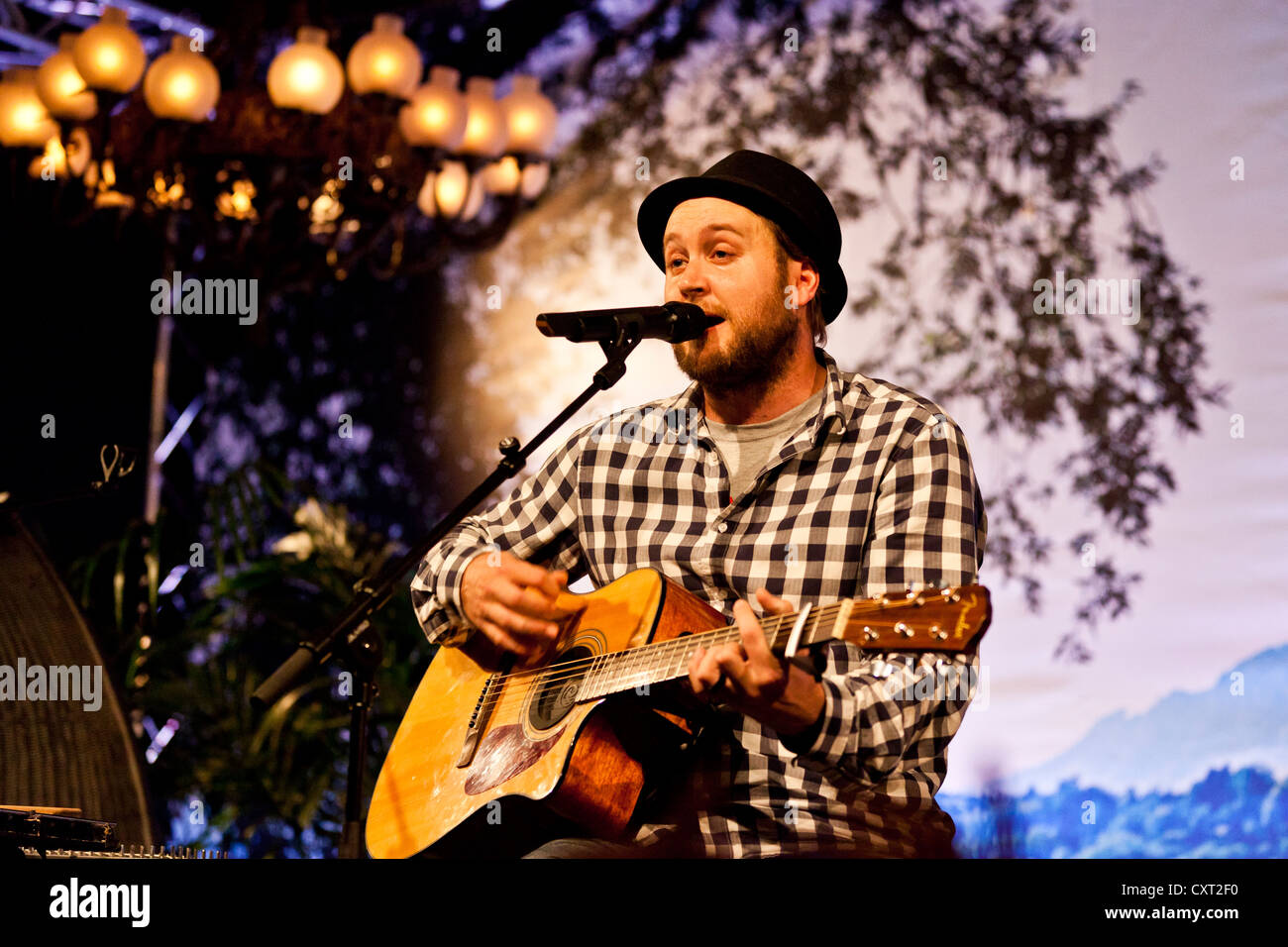 Swiss singer and songwriter Henrick Belden performing live at the Radio ...
