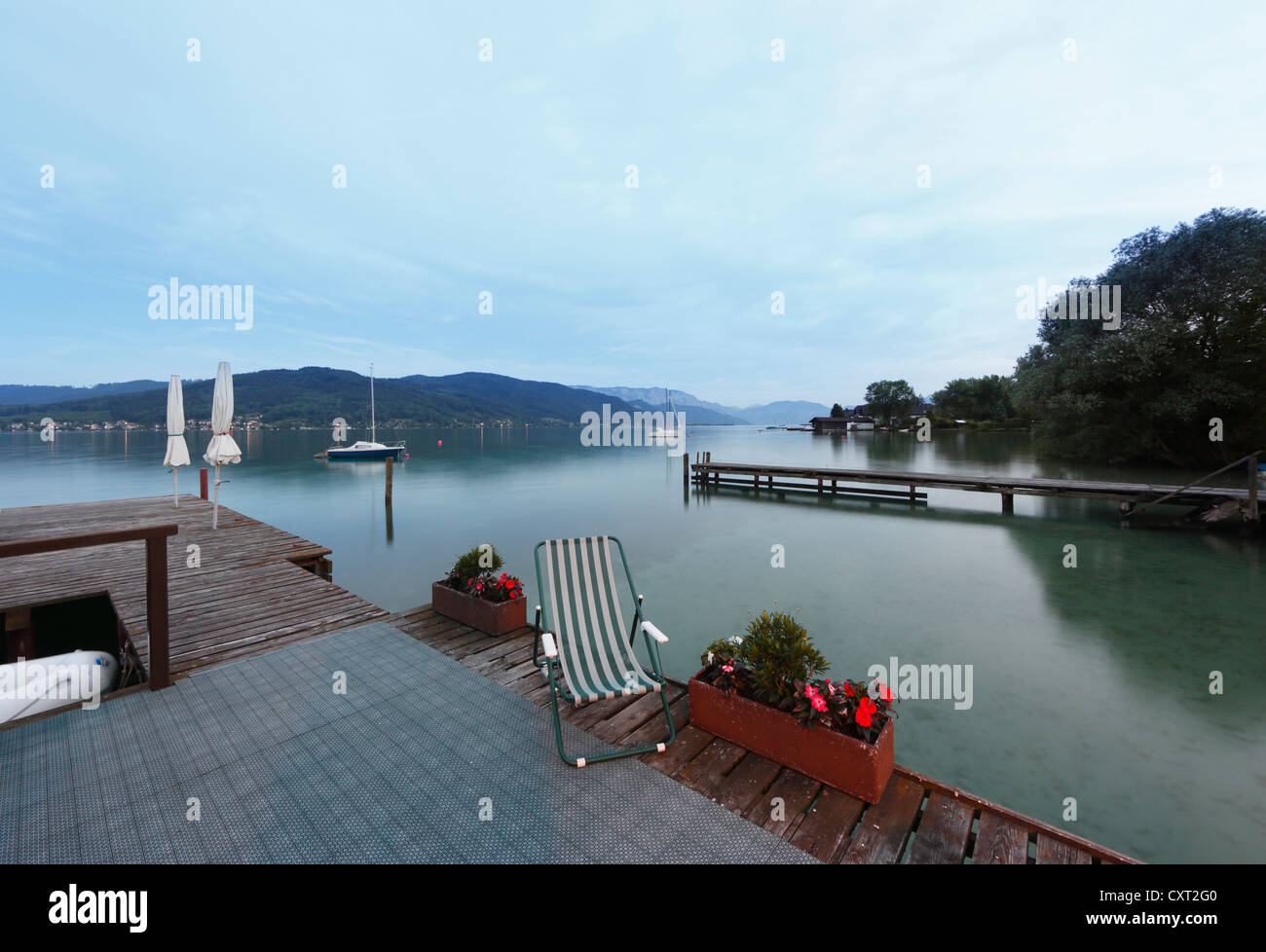 Evening mood at Attersee lake, jetty, Litzlberg near Seewalchen ...