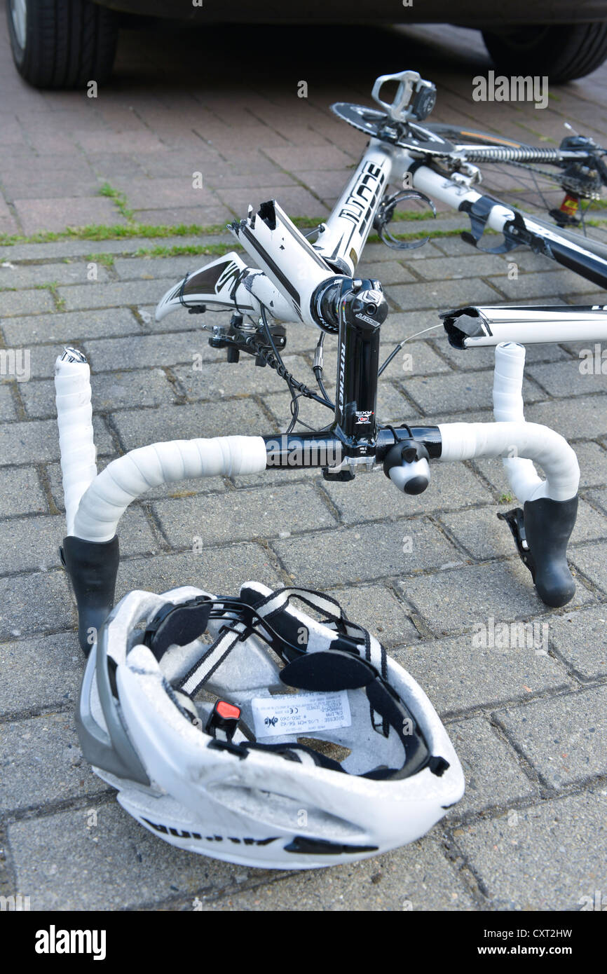 Broken Bike High Resolution Stock Photography and Images - Alamy
