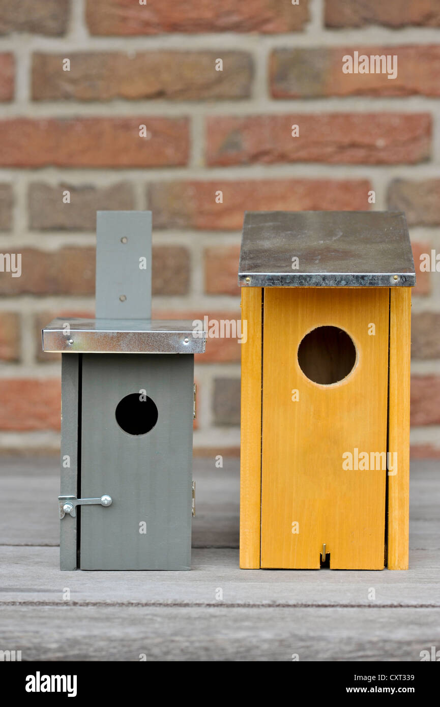 Wooden nesting boxes Stock Photo - Alamy
