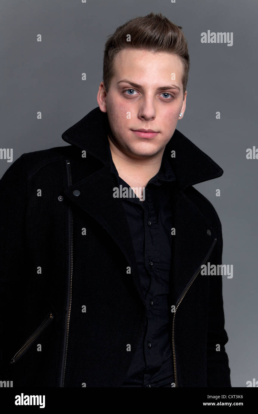 Black skinned man hi-res stock photography and images - Alamy