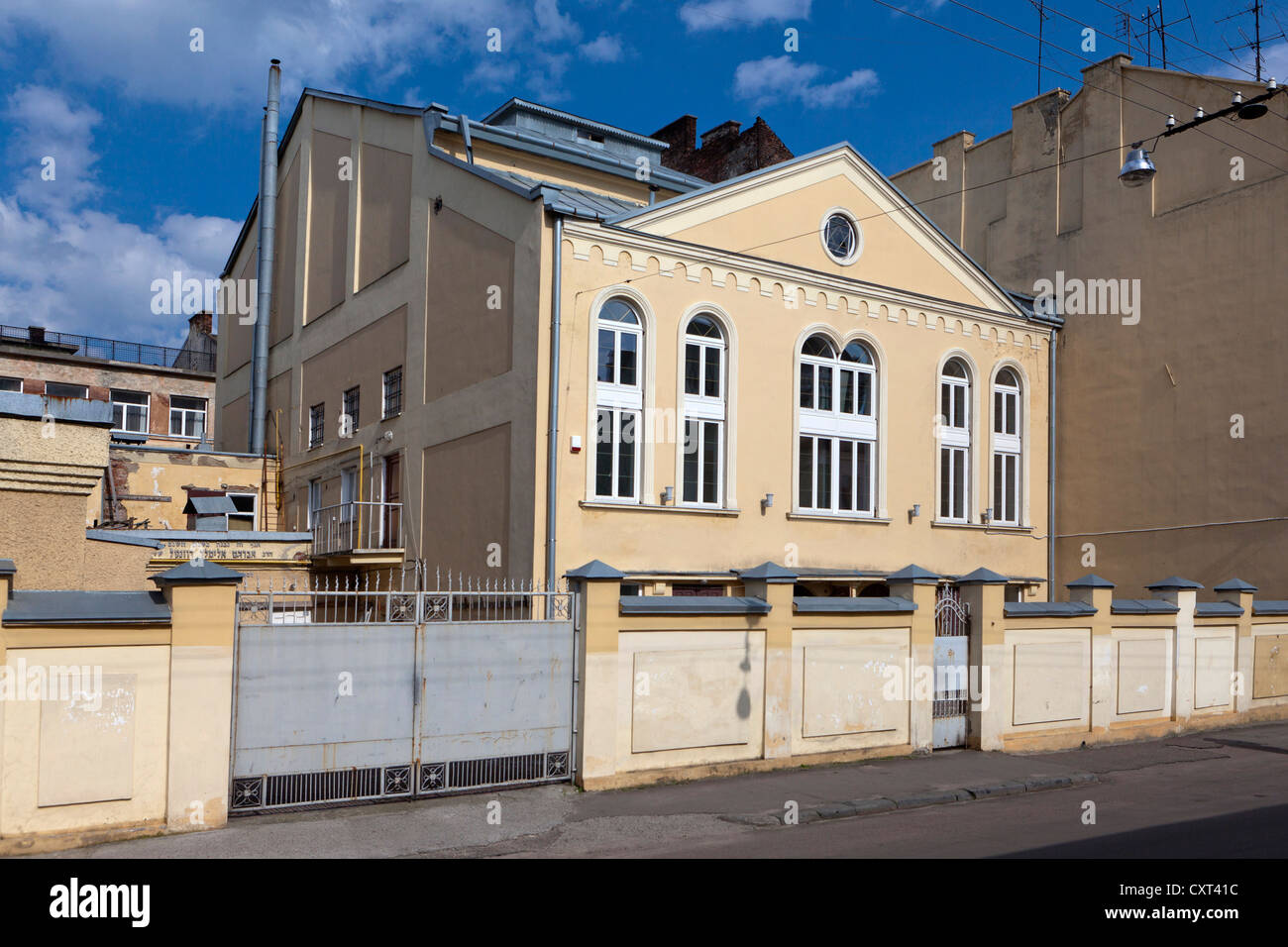 Synagogue gates hi-res stock photography and images - Alamy