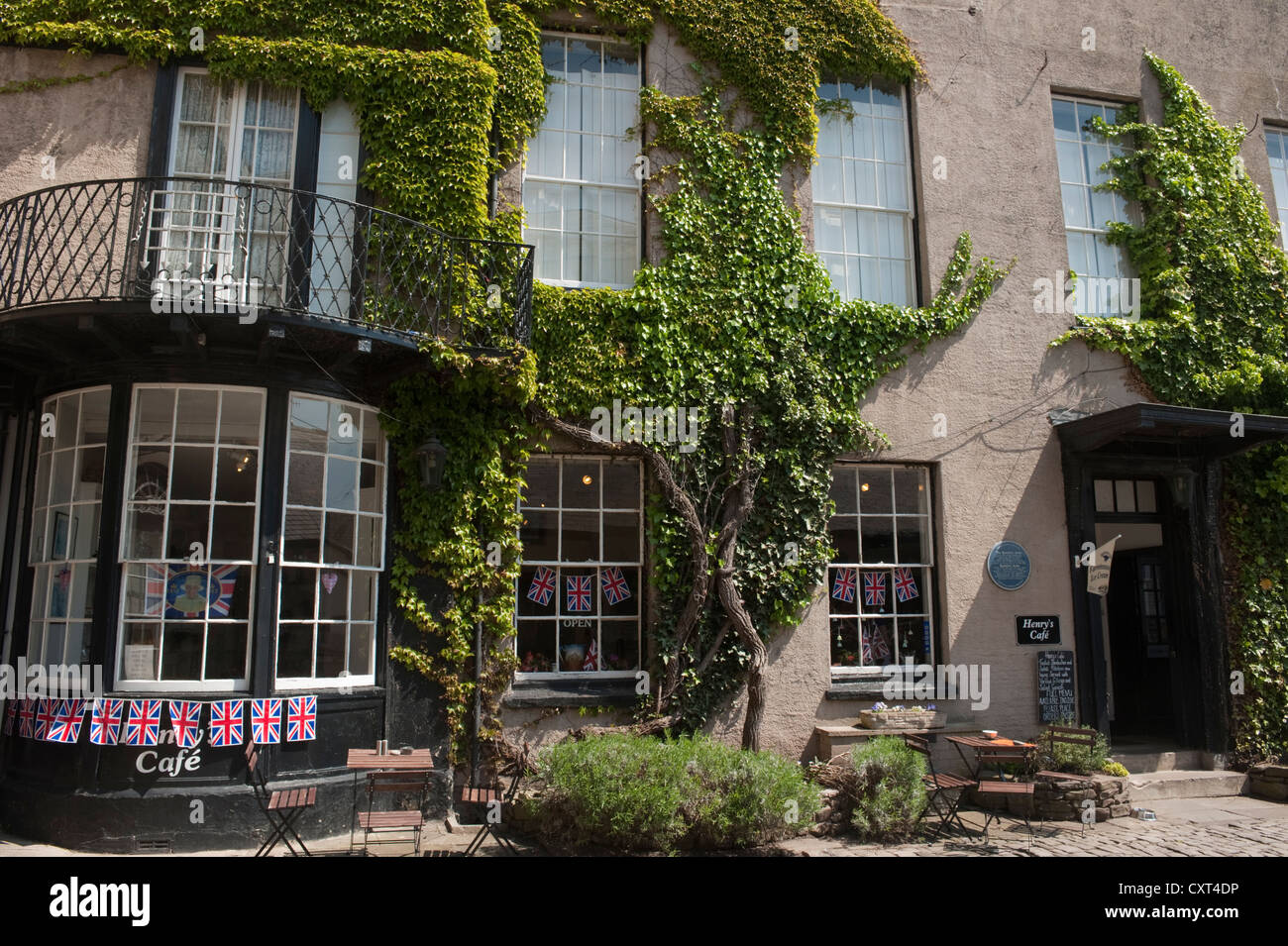 Henry's Cafe in Monmouth Stock Photo - Alamy