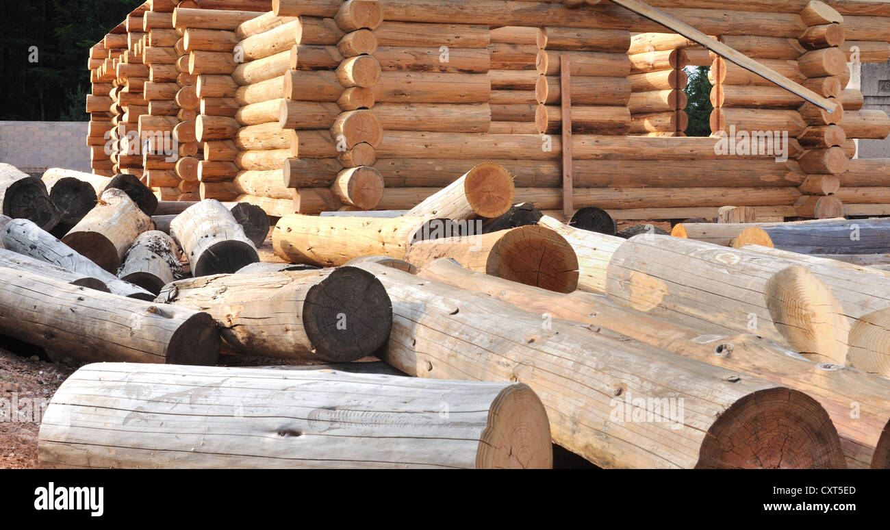 Log building material hi-res stock photography and images - Alamy