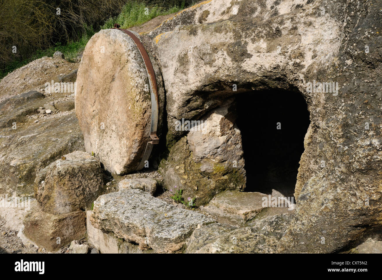 Rolling stone tomb hi-res stock photography and images - Alamy