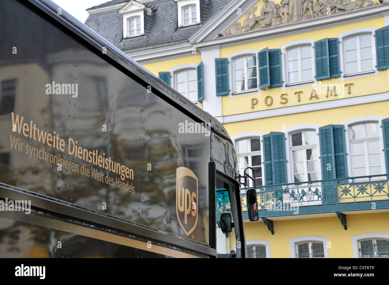 Delivery truck of the UPS Parcel Service in front of the main post ...