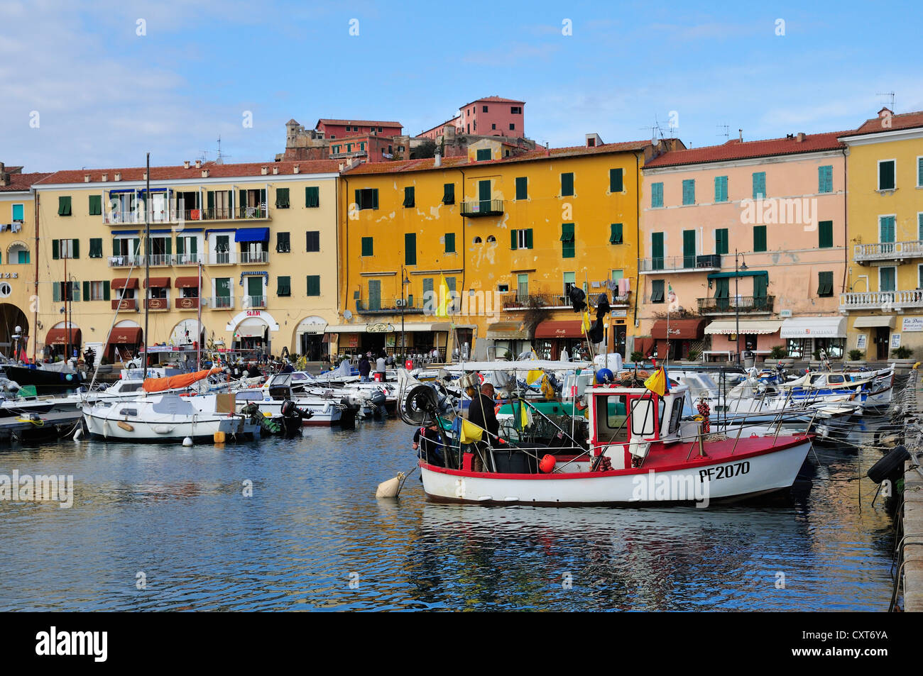 Harbors in europe hi-res stock photography and images - Alamy