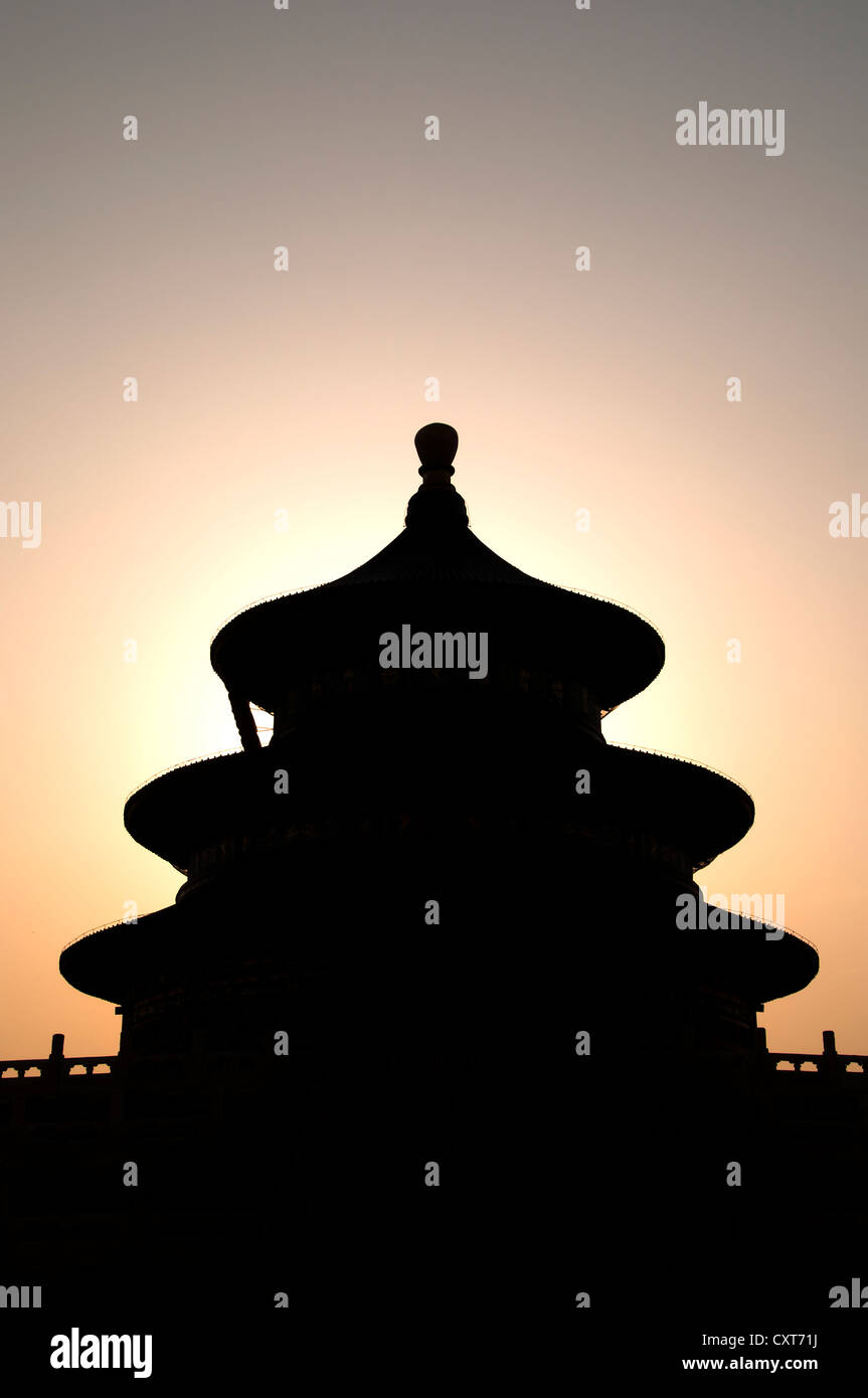 Chinese temple at sunset hi-res stock photography and images - Alamy
