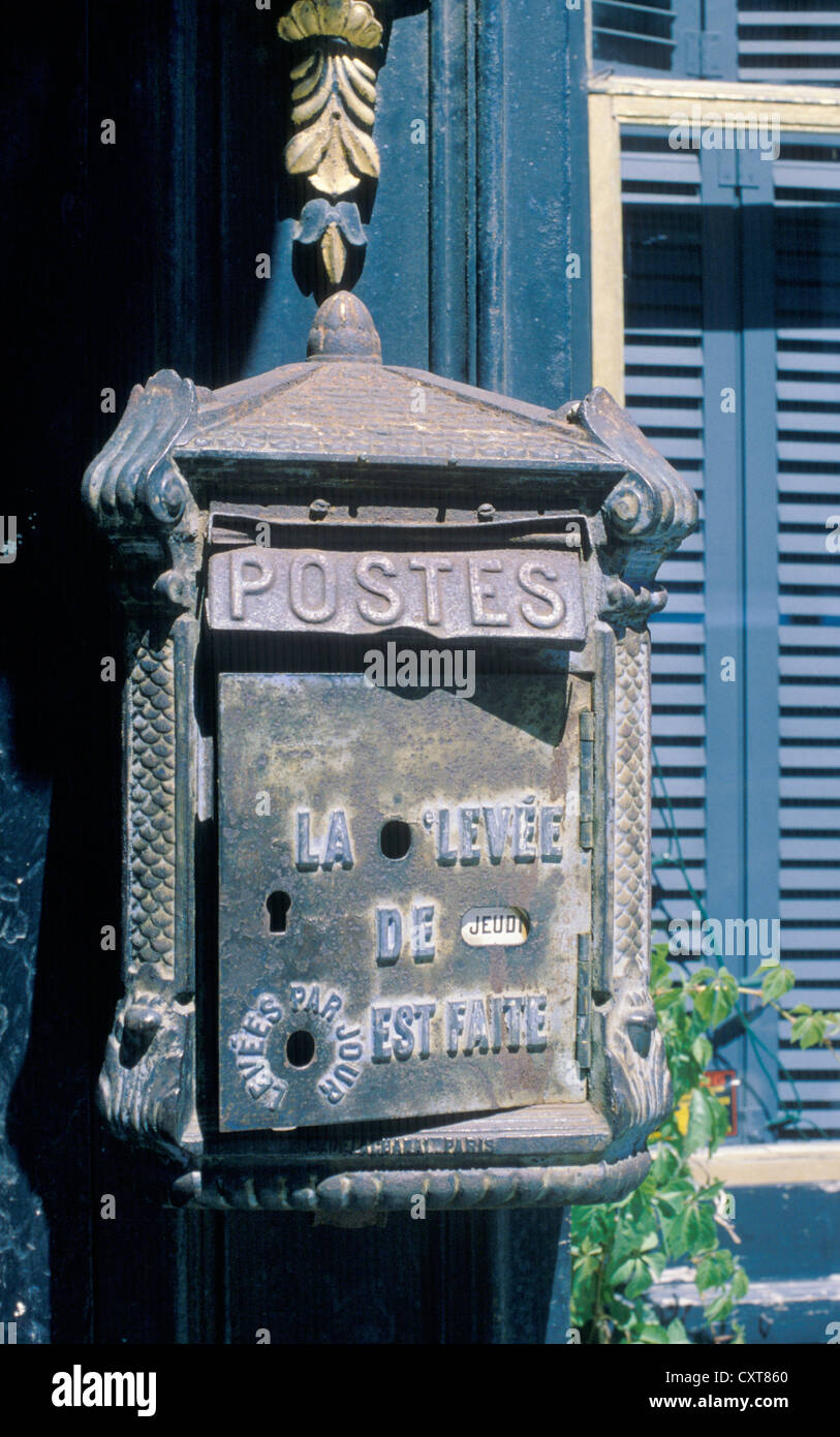 An antique mailbox in Paris, France Stock Photo - Alamy