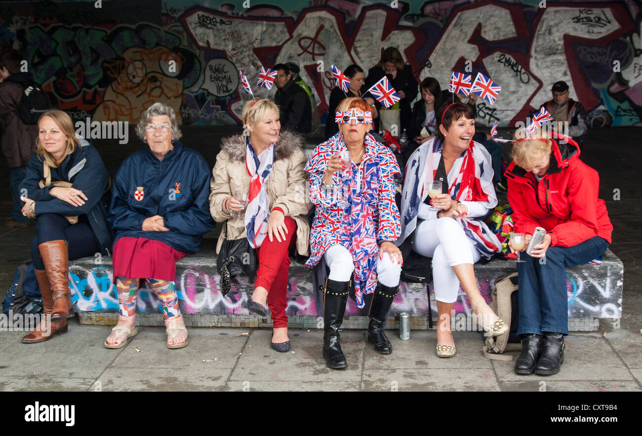 Queens and ladies hi-res stock photography and images - Alamy