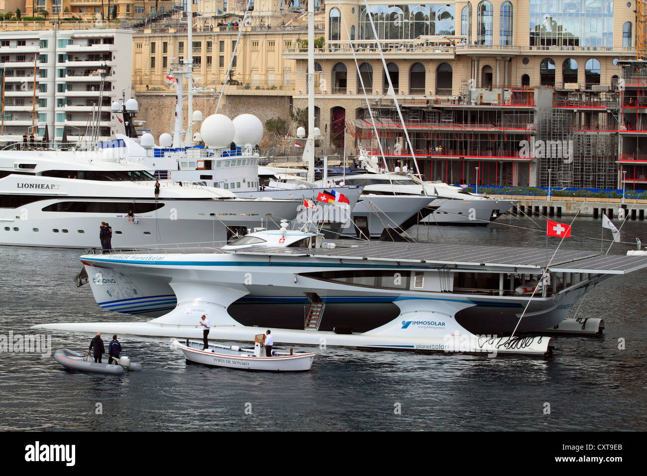 Tûranor PlanetSolar, solar-powered boot arriving in Monaco after the ...