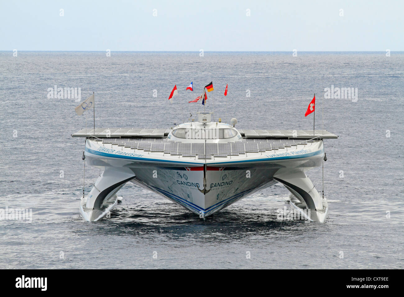 Tûranor PlanetSolar, solar-powered boot arriving in Monaco after the ...