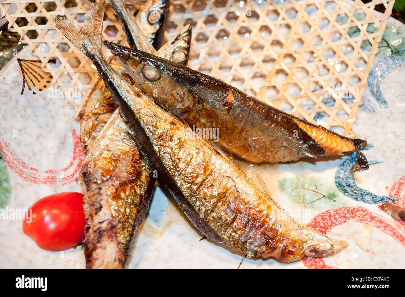 China fish processing hi-res stock photography and images - Alamy