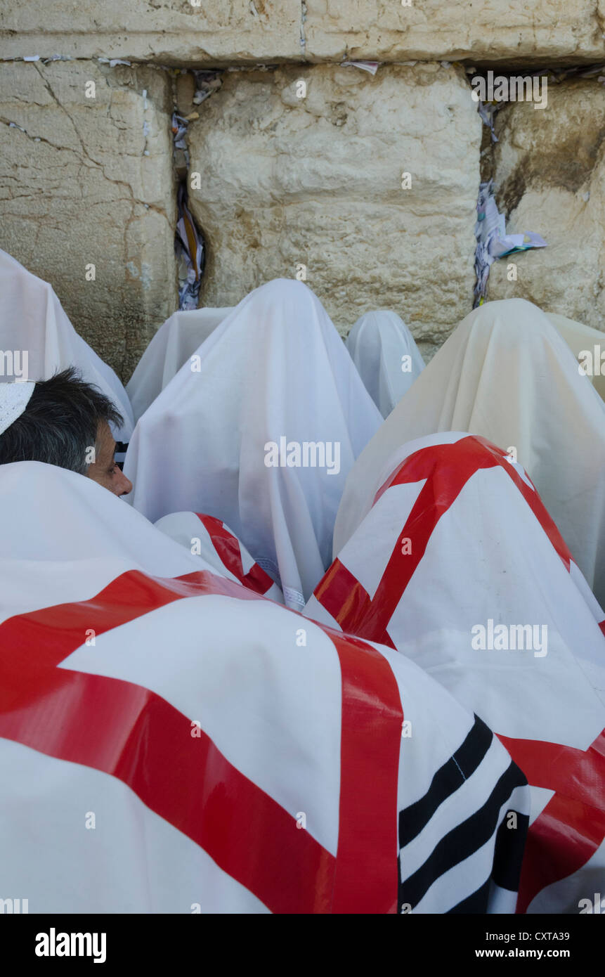 Cohens covered with prayer shawls during the traditional cohen's ...