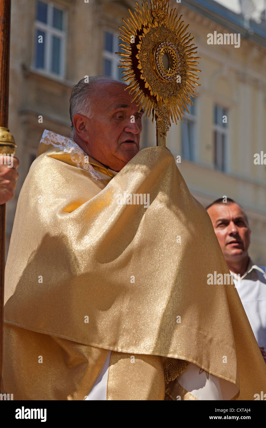 Ukrainian priest hi-res stock photography and images - Alamy