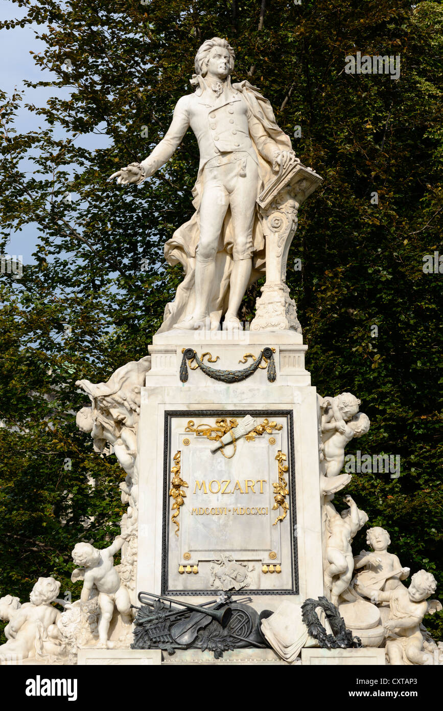 Wolfgang Amadeus Mozart statue, Burggarten, Vienna, Austria, Europe ...