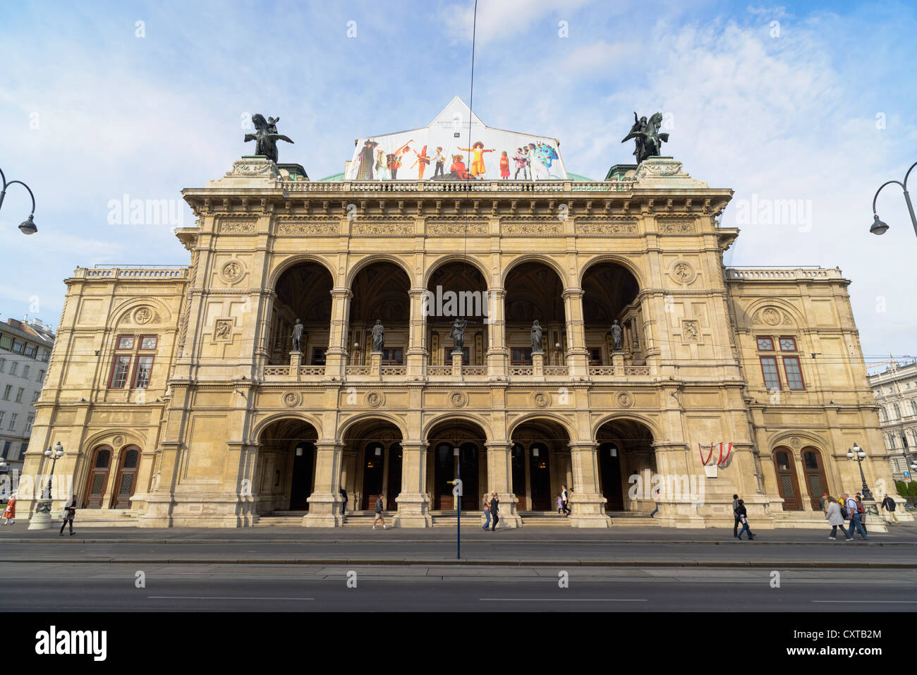 Vienna Court Opera House High Resolution Stock Photography and Images ...