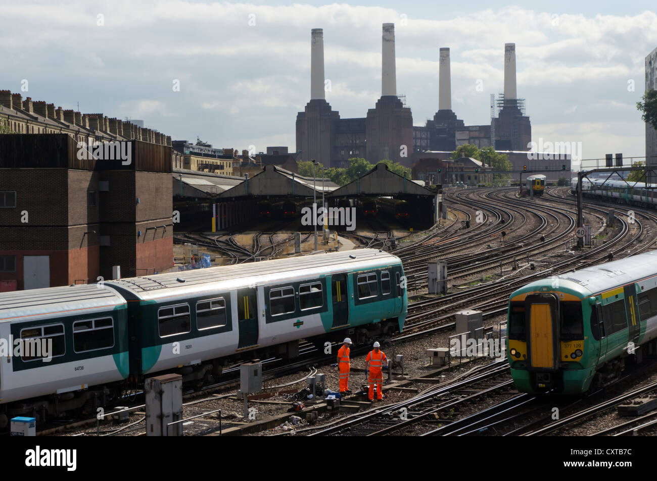 Trains and tracks hi-res stock photography and images - Alamy