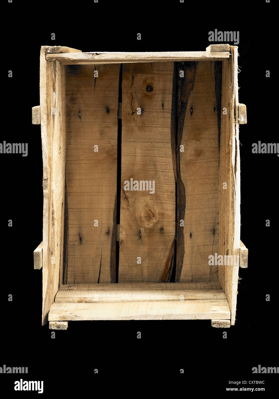 Wooden crate hi-res stock photography and images - Alamy